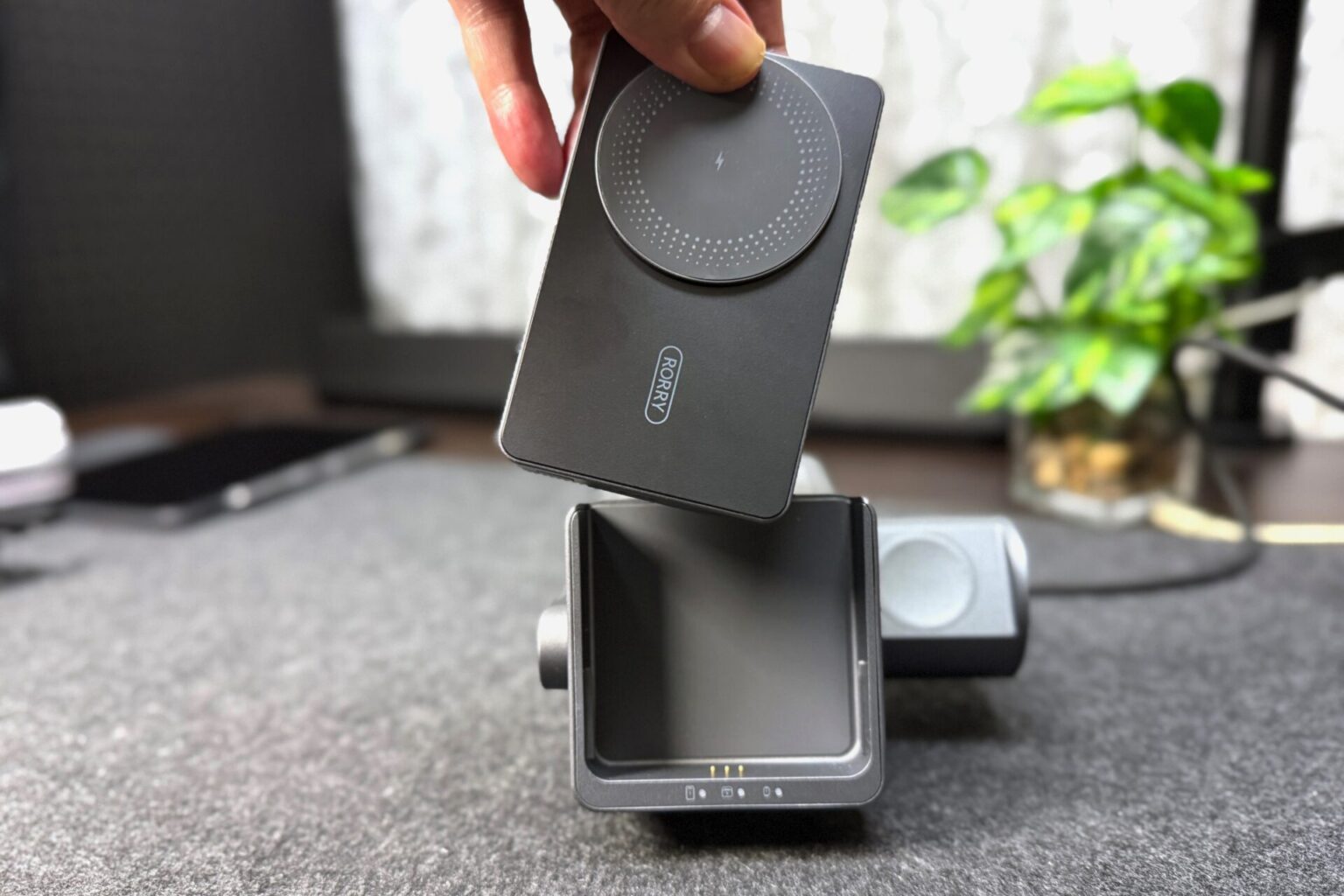 RORRY 4in1 MagSafe対応ワイヤレス充電器をレビュー｜究極進化！着脱式モバイルバッテリー搭載の充電ステーション | ツブヤク。